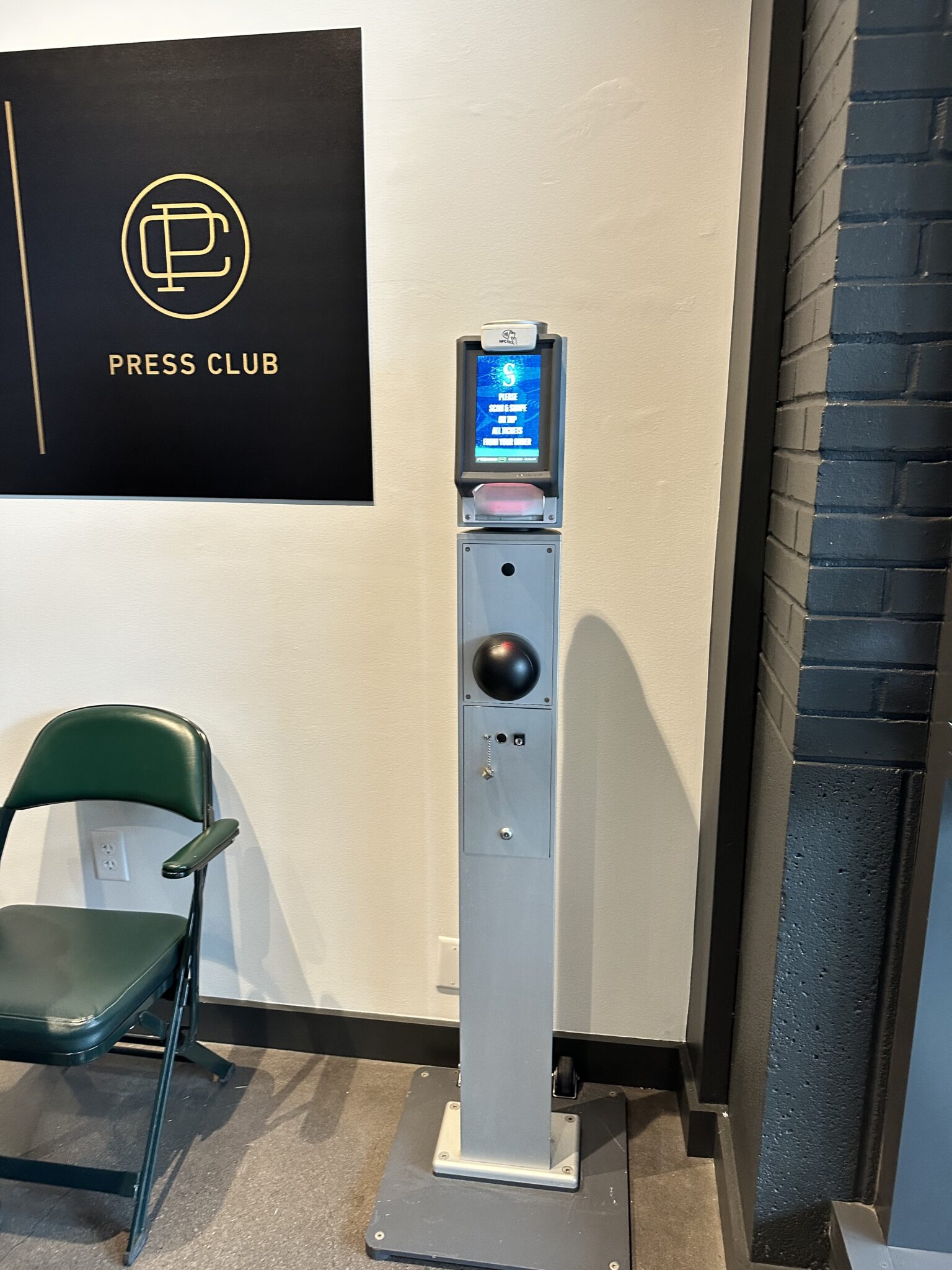 Mariners Diamond Club Review: T-Mobile Park Luxury - Wanderlux