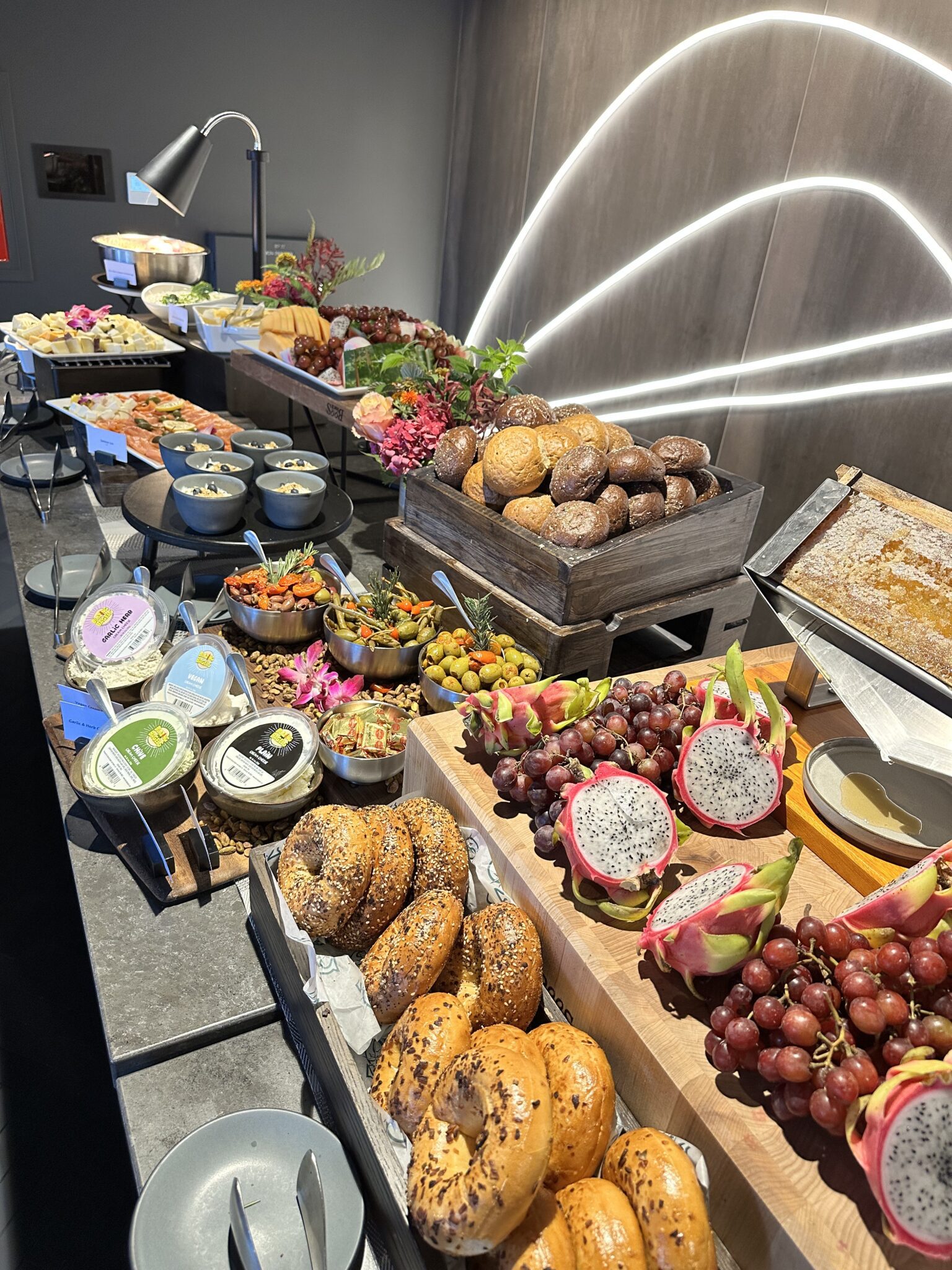 Mariners Diamond Club Review: T-Mobile Park Luxury - Wanderlux