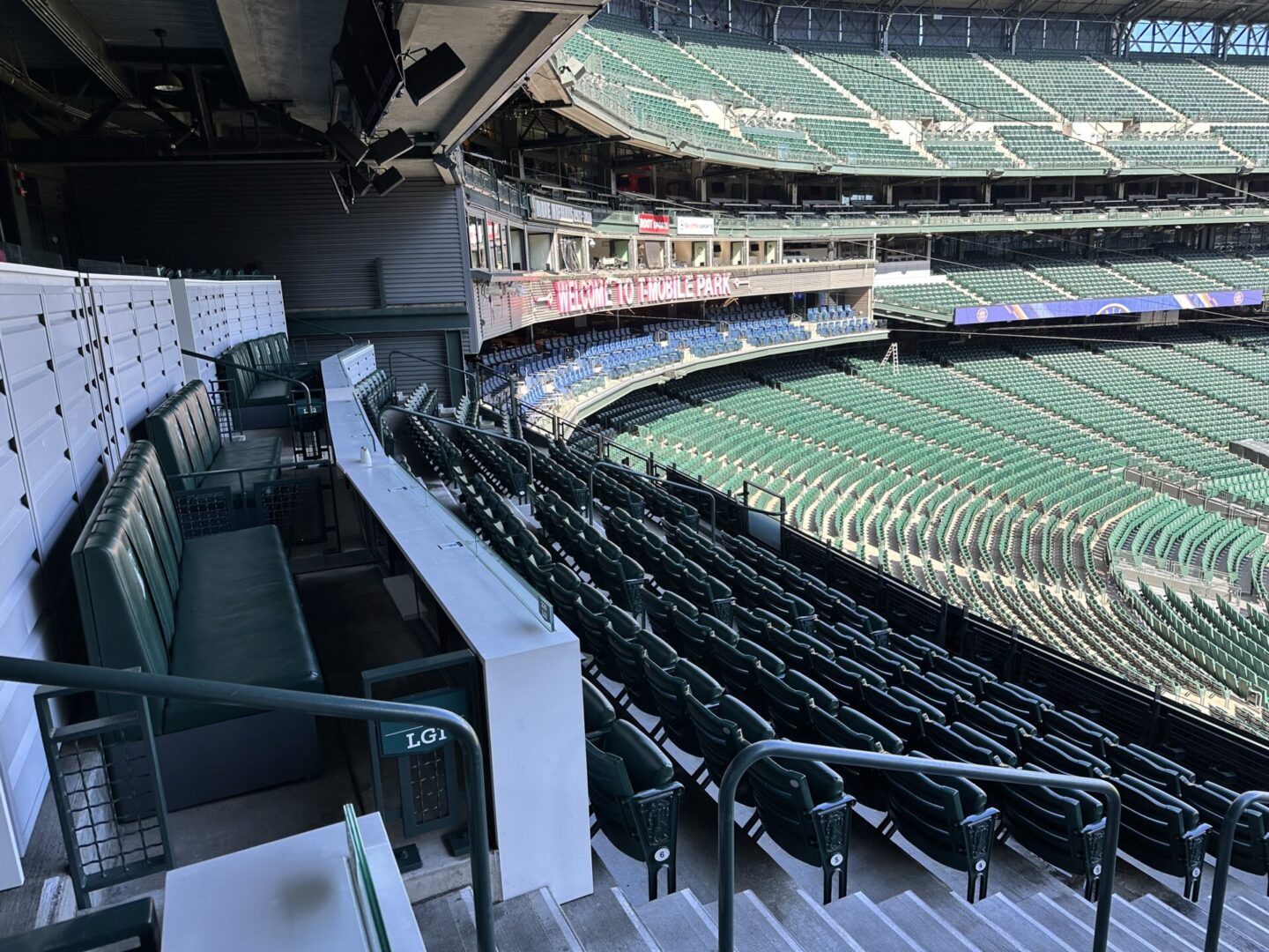 The Best Seats for the Seattle Mariners at T-Mobile Park - Wanderlux