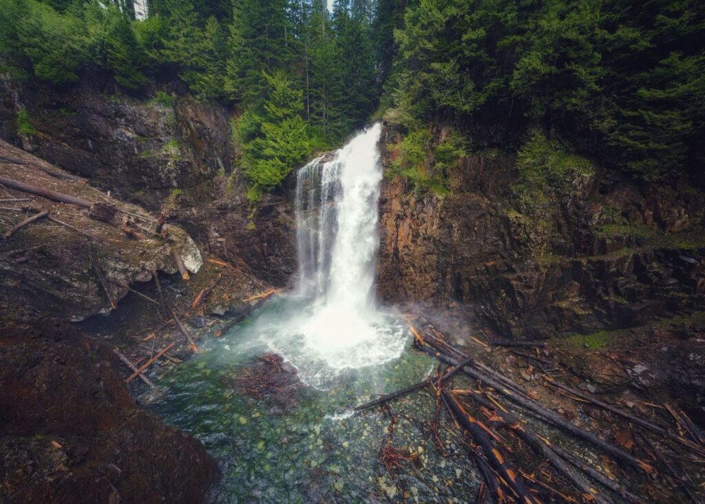 The Best Easy Waterfall Hikes Near Seattle - Wanderlux