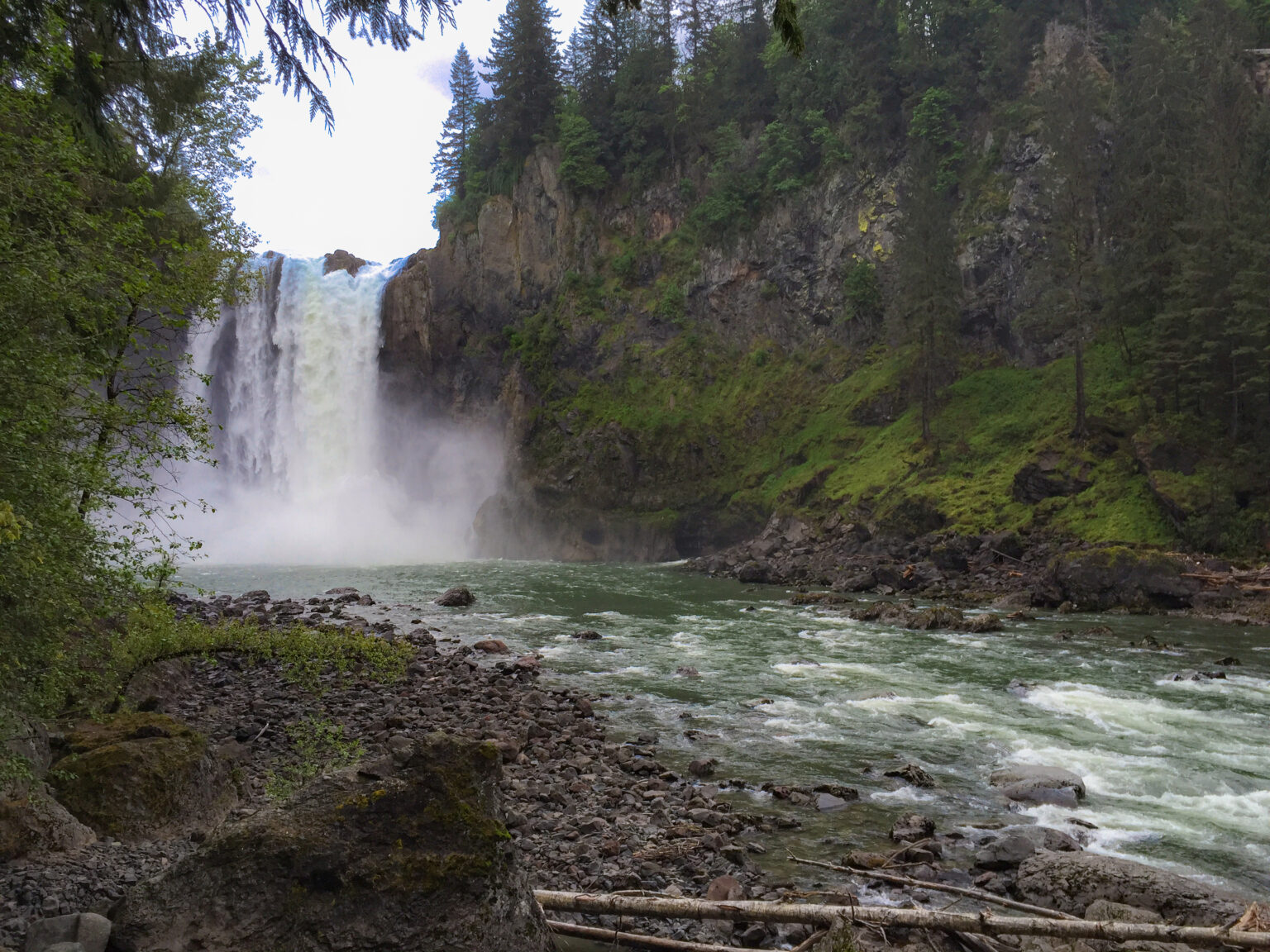 The Best Easy Waterfall Hikes Near Seattle - Wanderlux