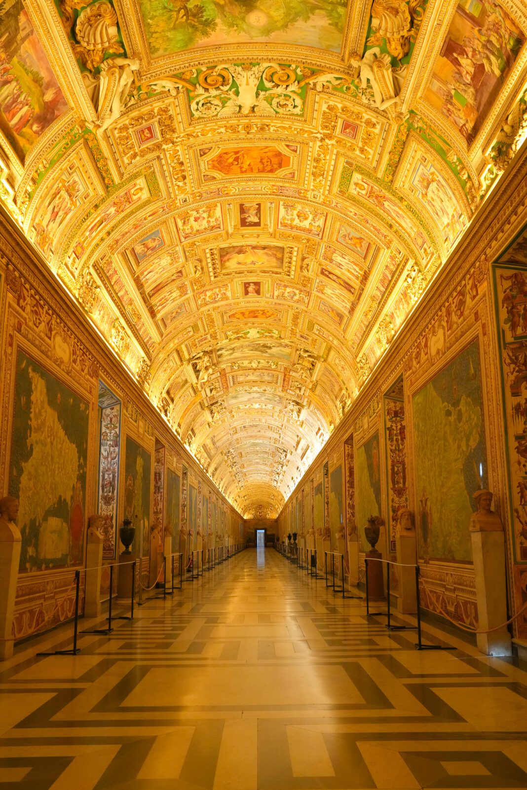 Come with me on the VIP Vatican Key Master's Tour